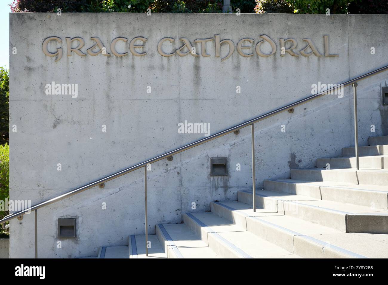 The stairs and sign outside Grace Cathedral Stock Photo - Alamy