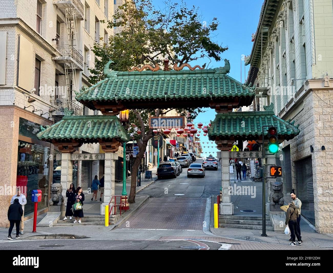 The Dragon Gate or Chinatown Gate at the intersection of Bush Street ...