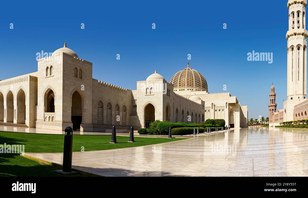 Large panoramic view of Sultan Qaboos Grand Mosque in Muscat, Oman ...
