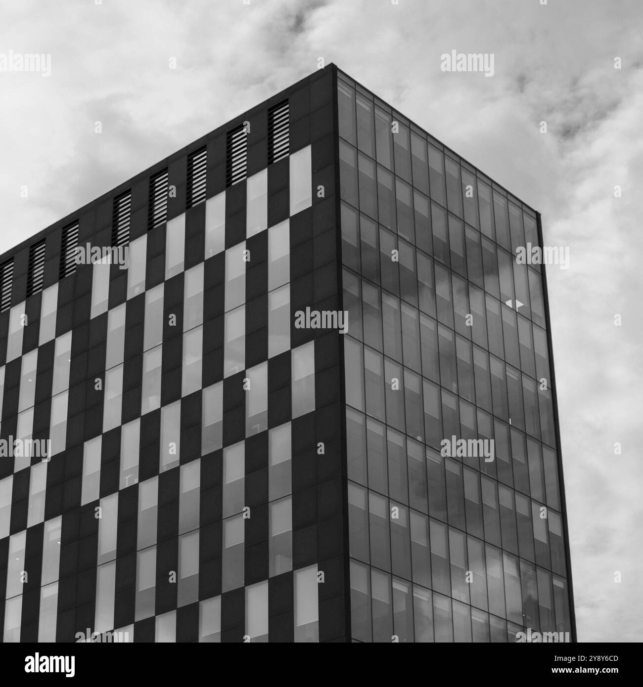 Flat square building Black and White Stock Photos & Images - Alamy