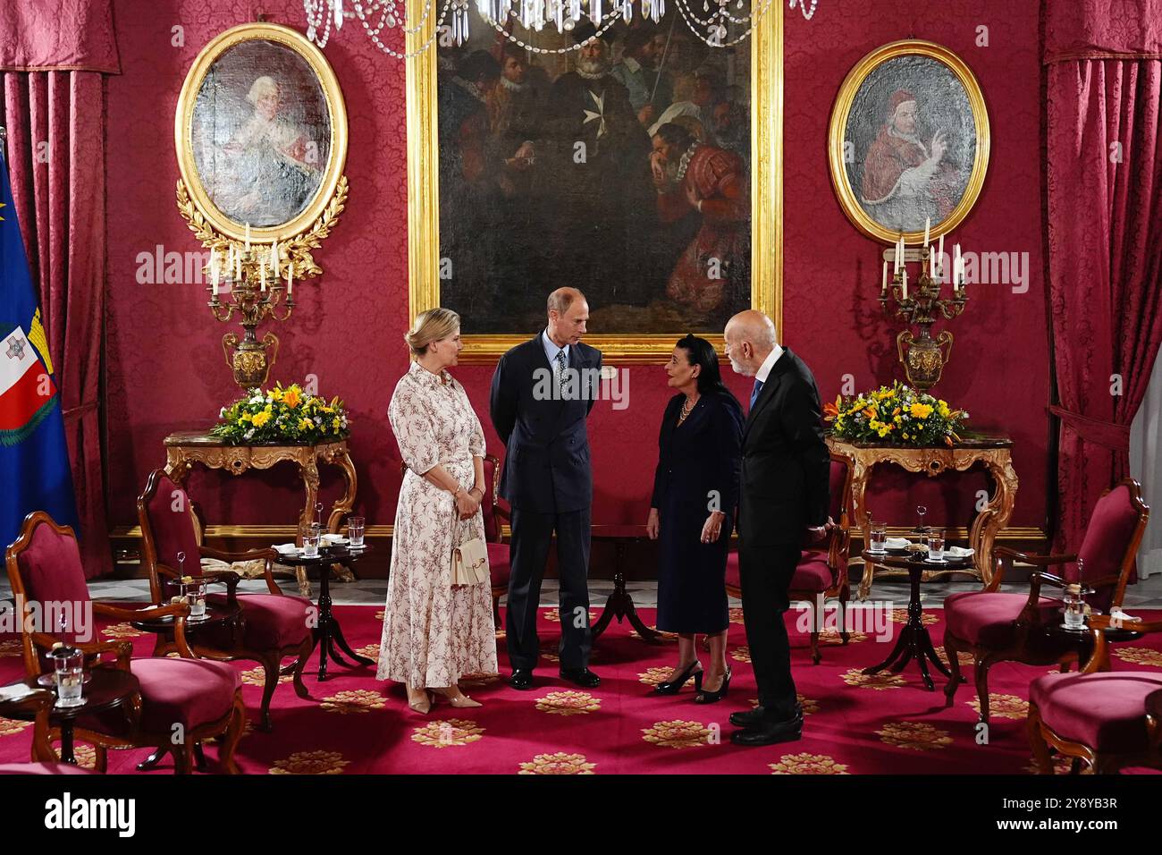 The Duke and Duchess of Edinburgh (left) meet the President of the ...