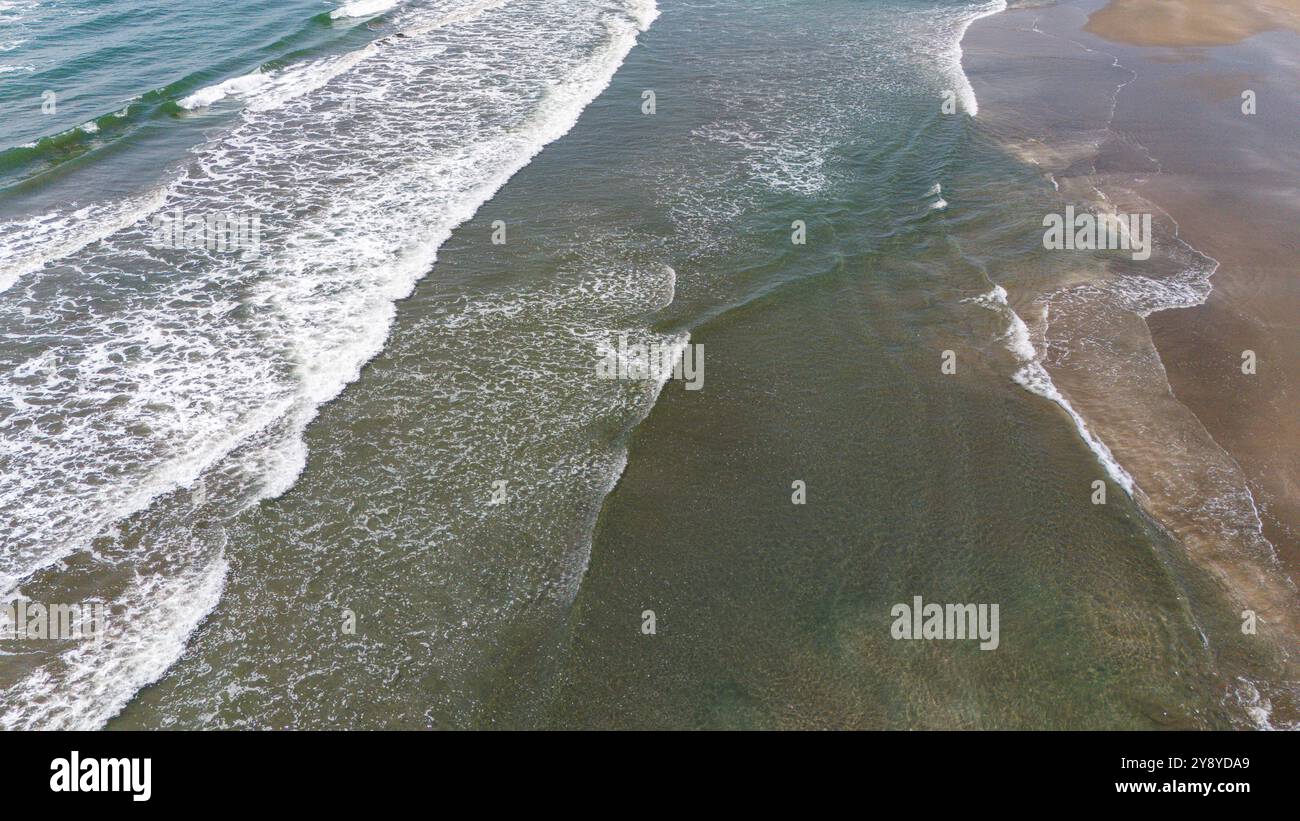 AERIAL Pacific Ocean gently waves Stock Photo - Alamy