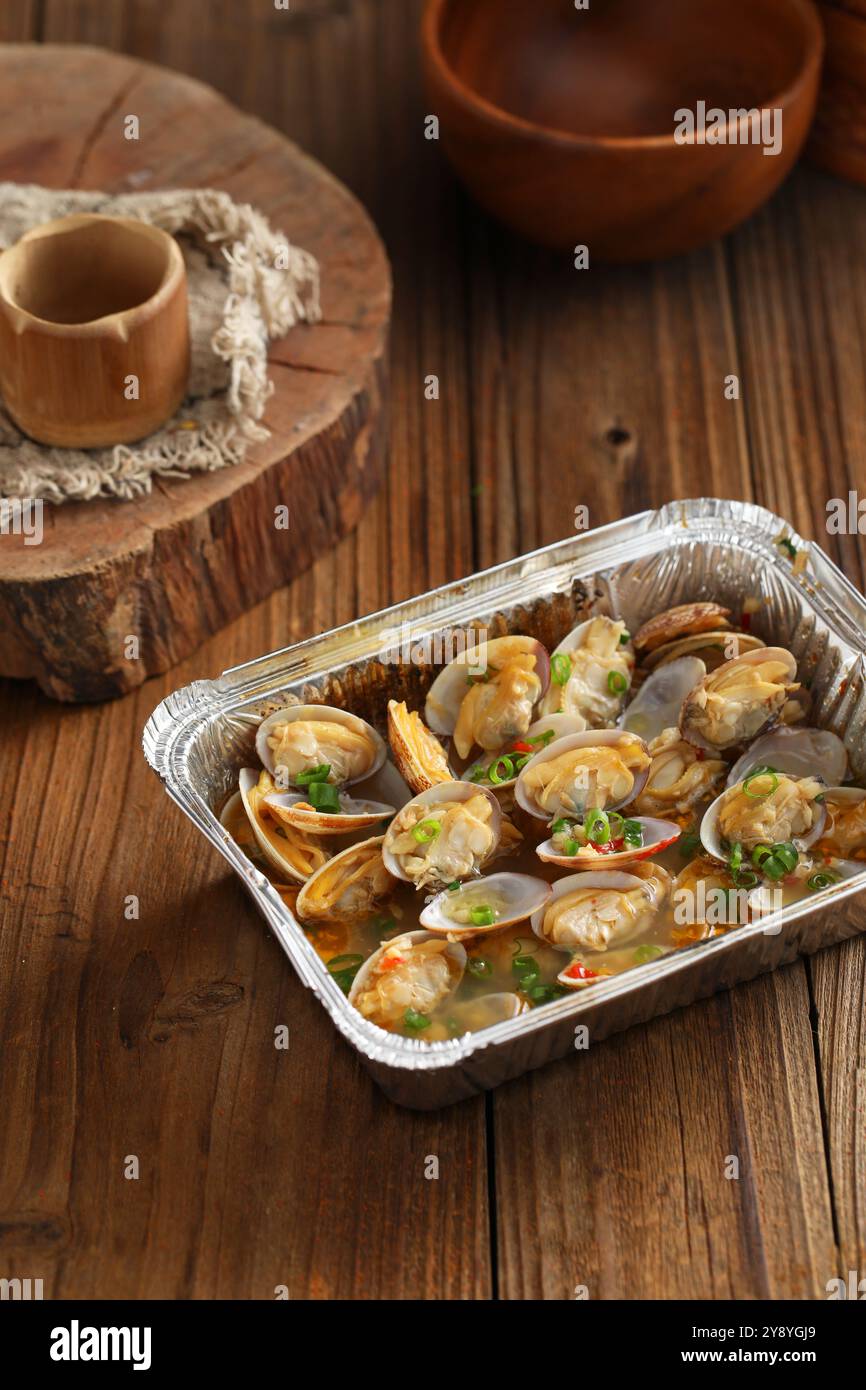 steam clams (Surf , Short necked , Carpet , Venus shell, Baby clam ...