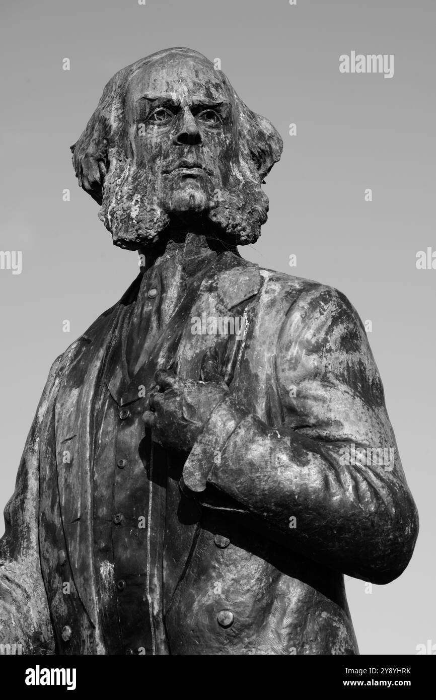Henry le strange statue hi-res stock photography and images - Alamy