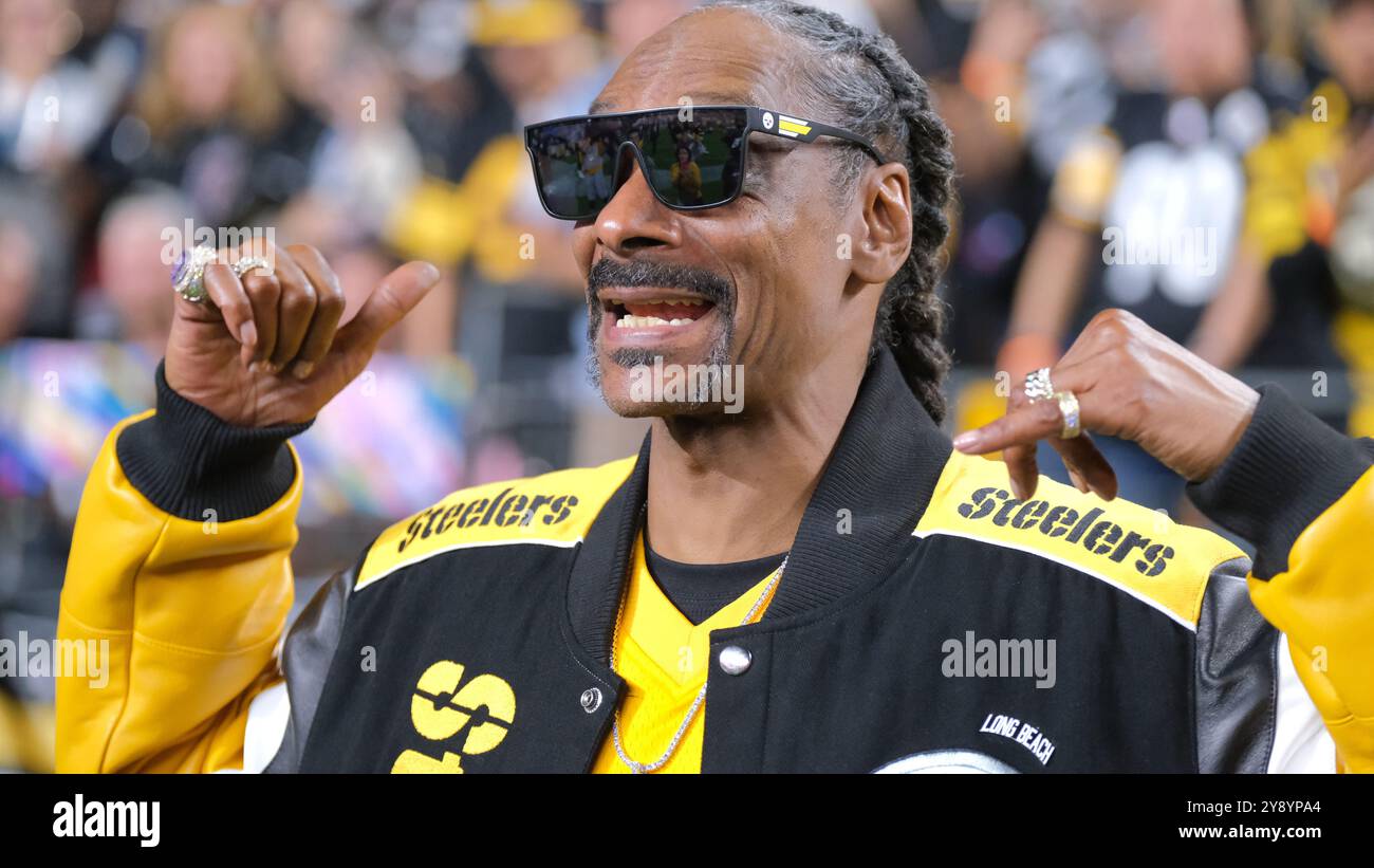 Pittsburgh, PA, USA. 6th Oct, 2024. Snoop Dogg during the Steelers vs ...