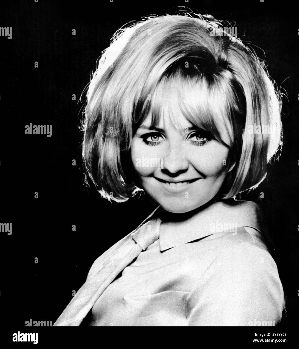 Lulu. Portrait of the Scottish singer, Lulu Kennedy-Cairns (b. Marie ...