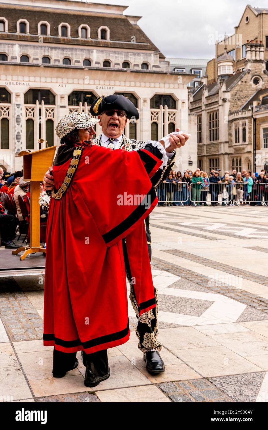 A Pearly King Switches Hats and Dances With A London Borough Mayor At ...