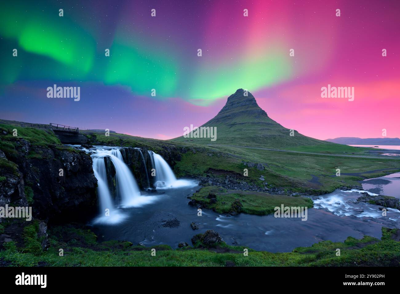 Incredible icelandic landscape with Kirkjufellsfoss waterfall under ...