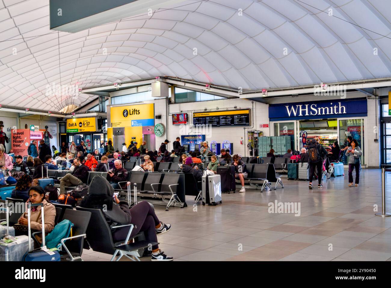 Central Bus Station, Heathrow Airport, Borough Of Hillingdon, London ...