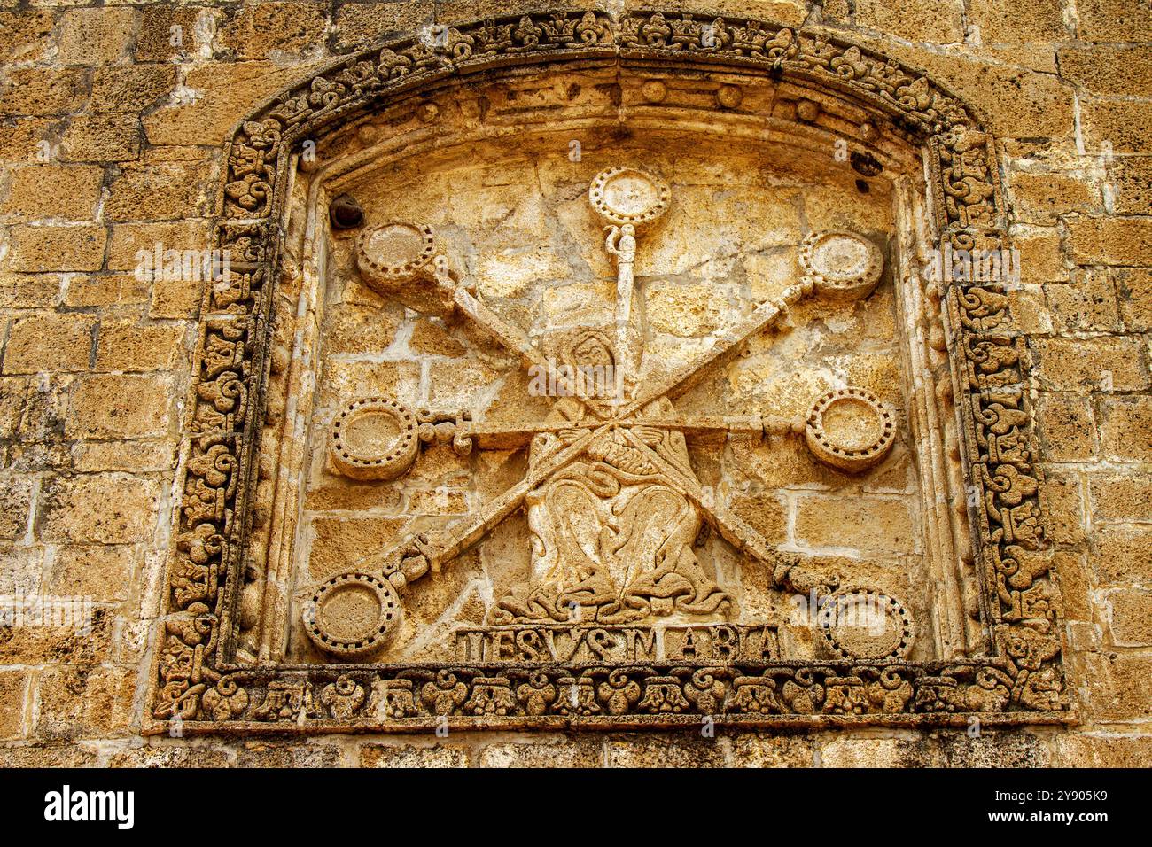 Angel carved on wall hi-res stock photography and images - Alamy