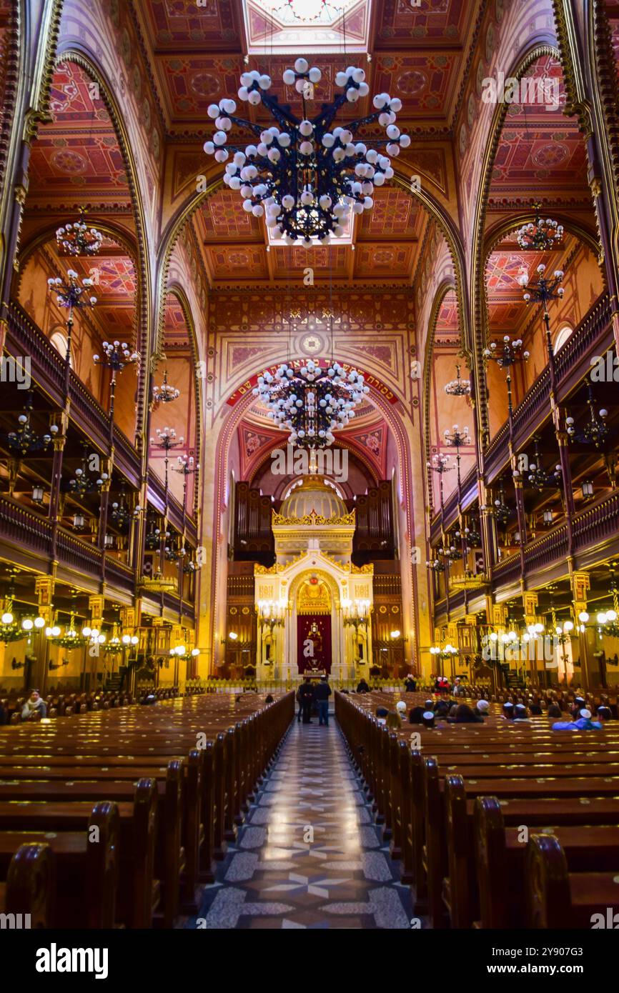 The Dohany Street Synagogue also known as the Great Synagogue or ...