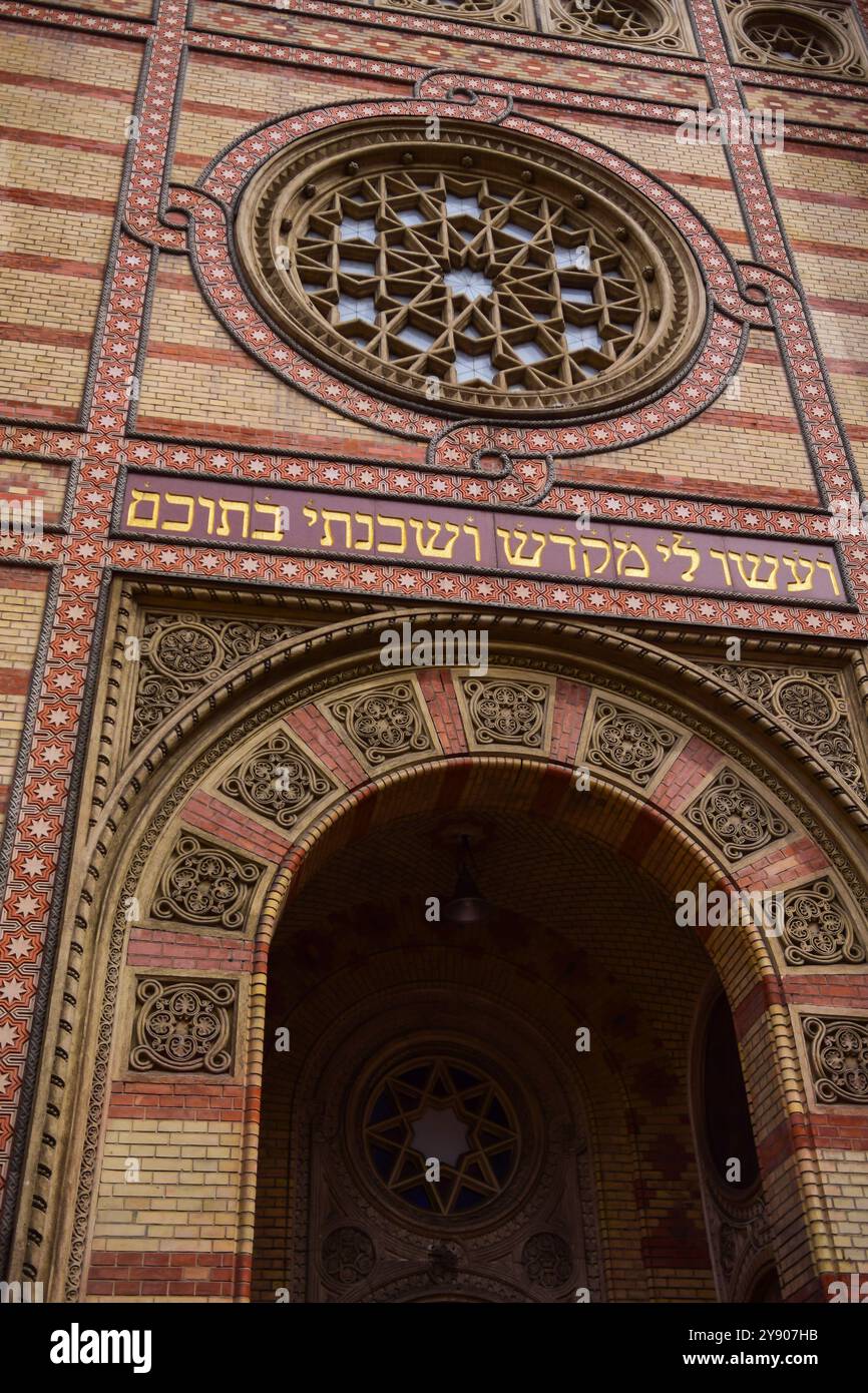 The Dohany Street Synagogue also known as the Great Synagogue or ...