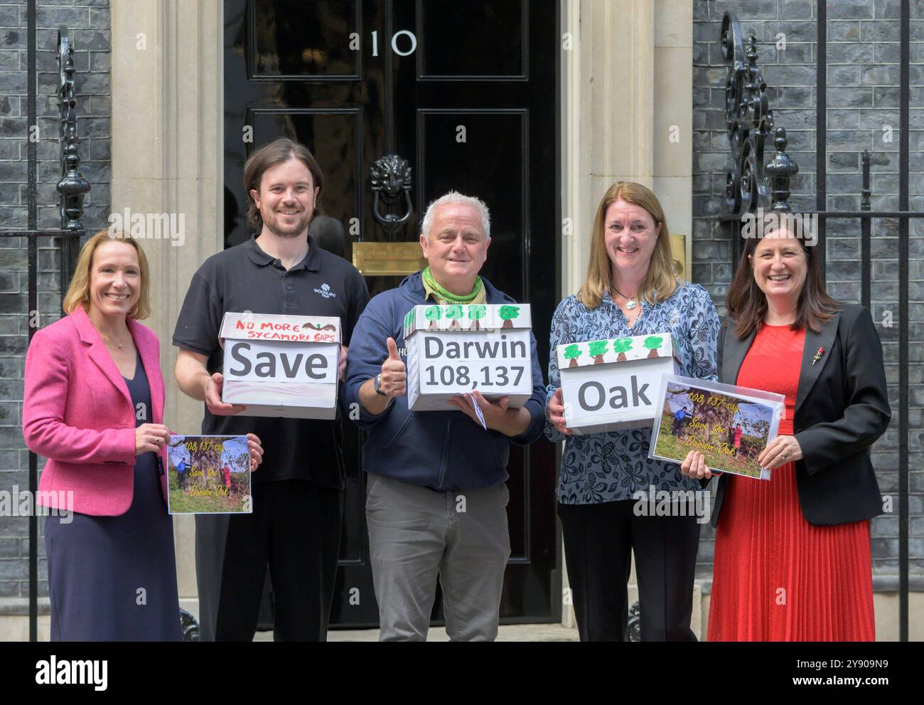 The darwin oak uk hi-res stock photography and images - Alamy
