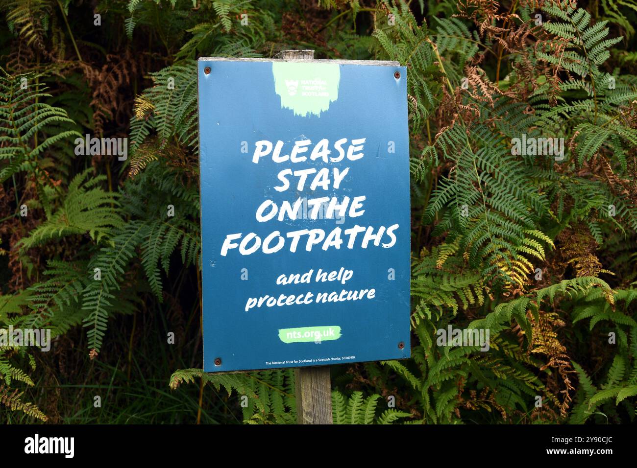 Footpath sign walking boots hi-res stock photography and images - Alamy