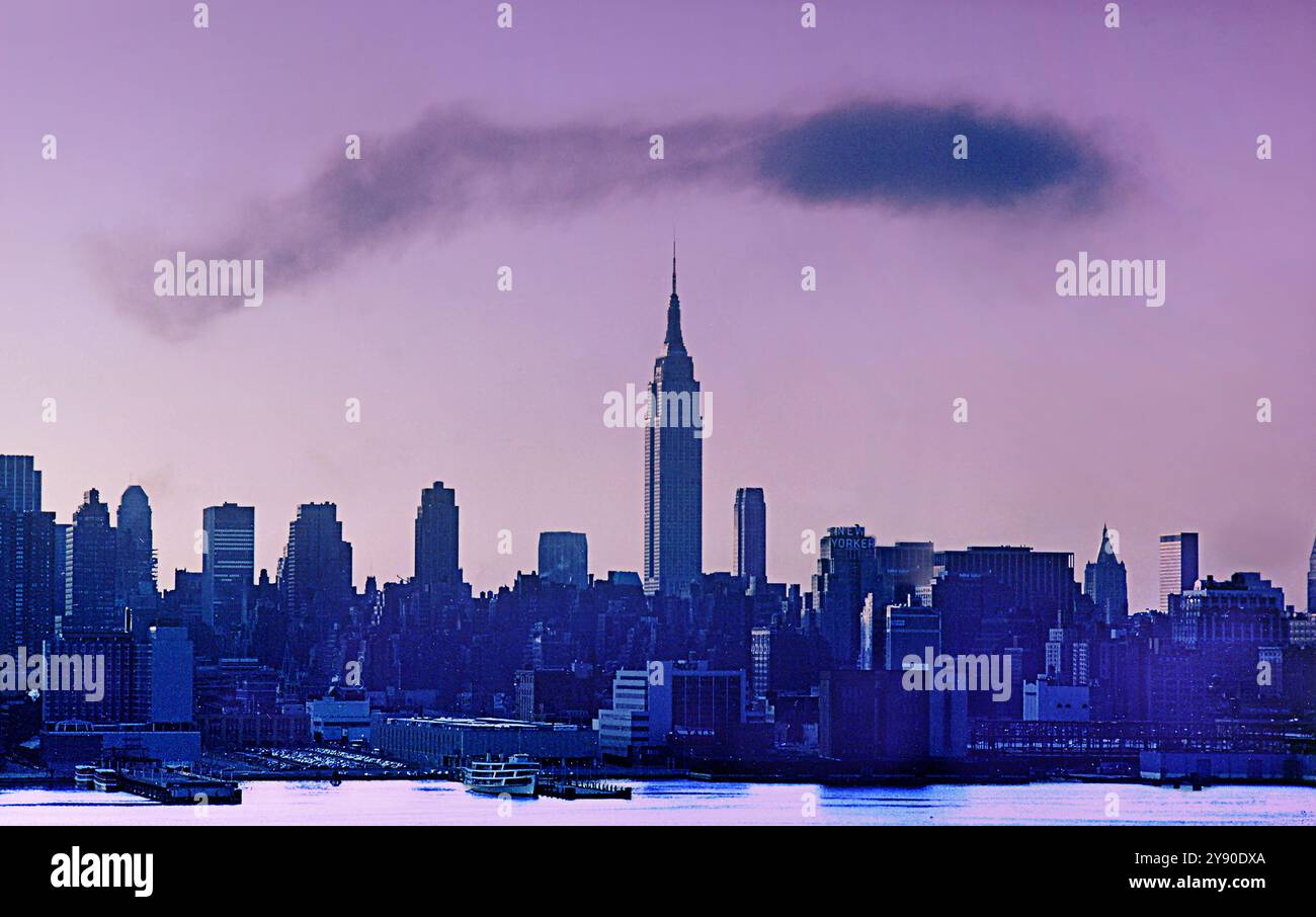 New York City at dawn in January Stock Photo - Alamy