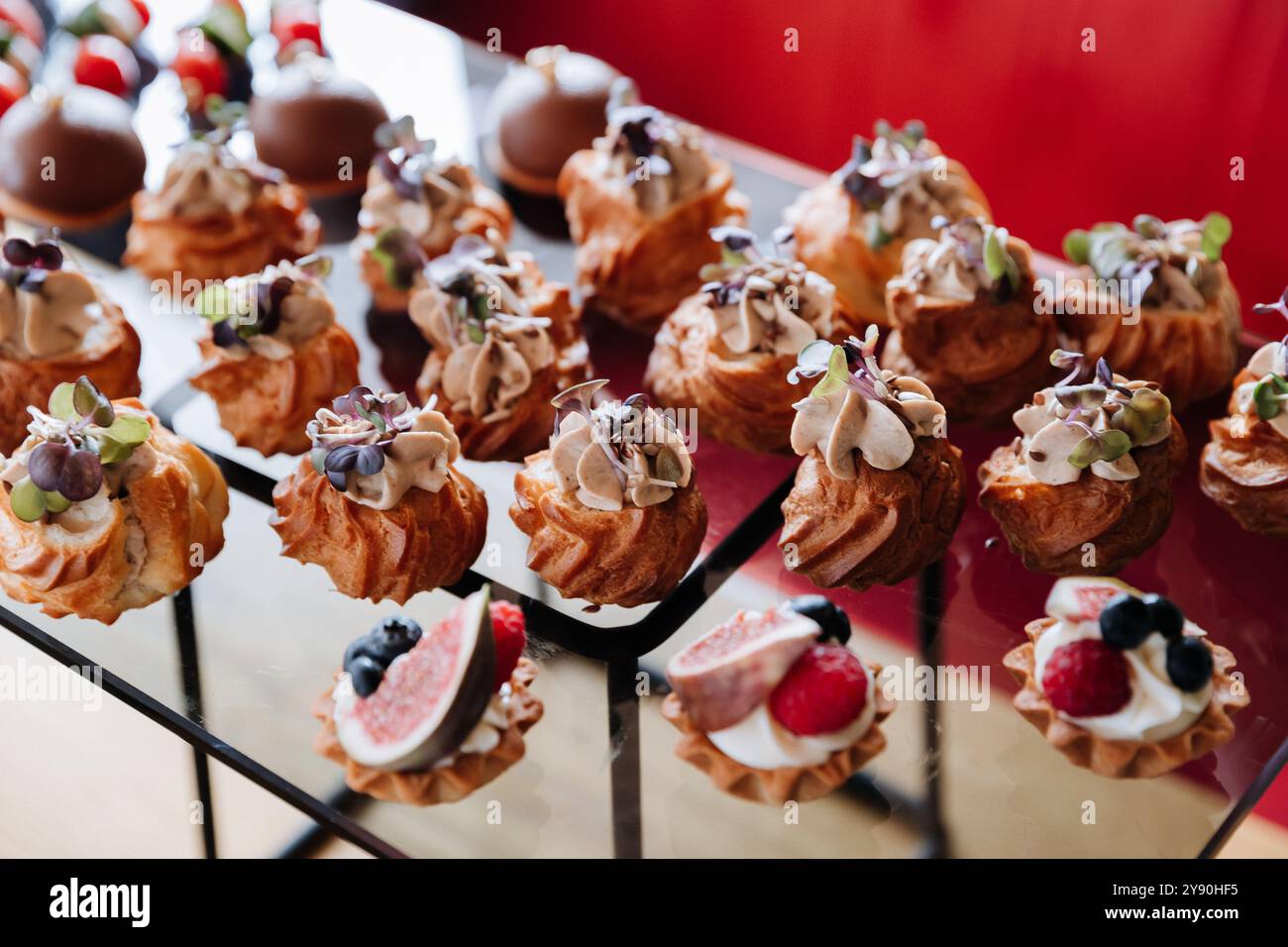 Buffetservice hi-res stock photography and images - Alamy