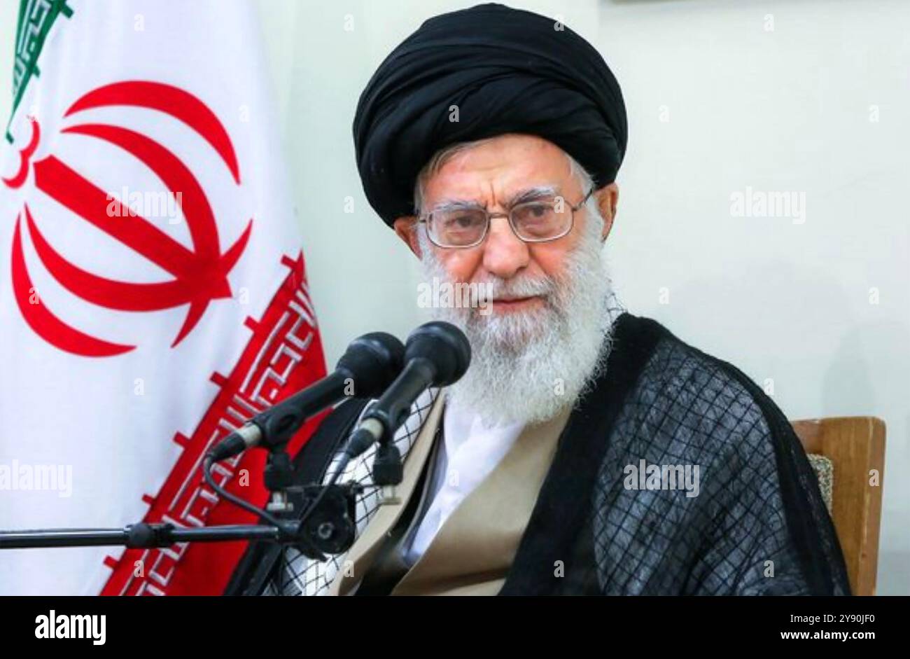 Ayatollah khamenei hi-res stock photography and images - Alamy