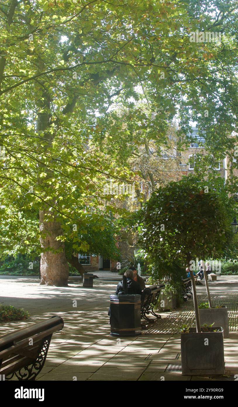 Middle temple garden london hi-res stock photography and images - Alamy