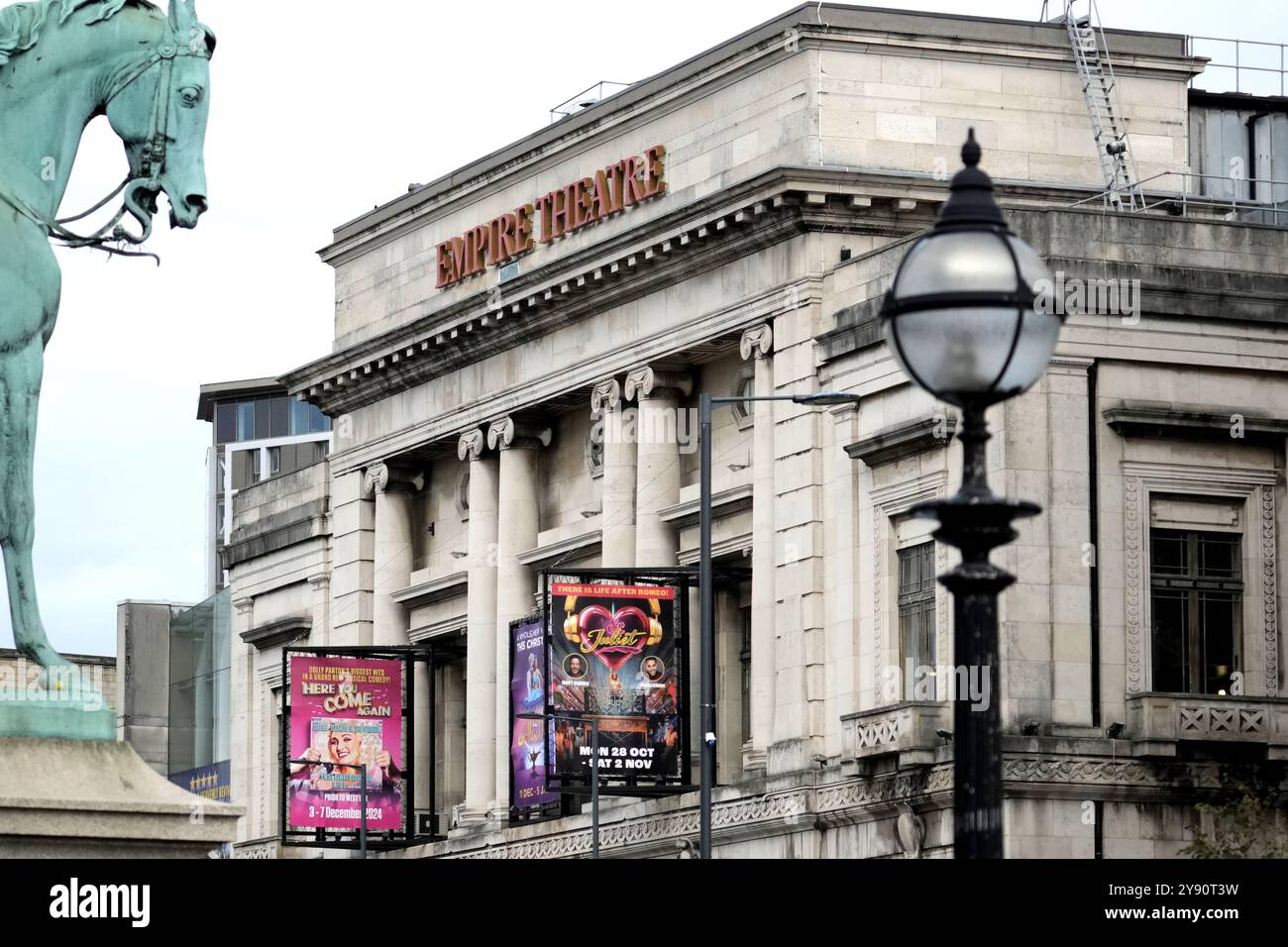 The Empire Theatre Liverpool - Liverpool Empire Theatre Stock Photo - Alamy