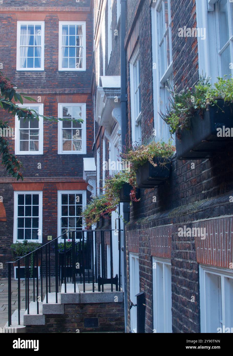 Inner temple gardens hi-res stock photography and images - Alamy