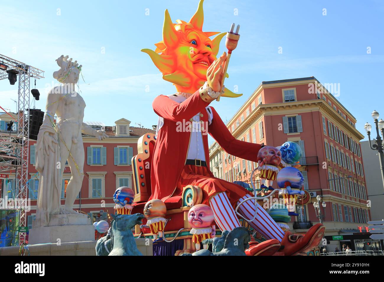 Big heads and floats of the Nice Carnival, the largest carnival in ...