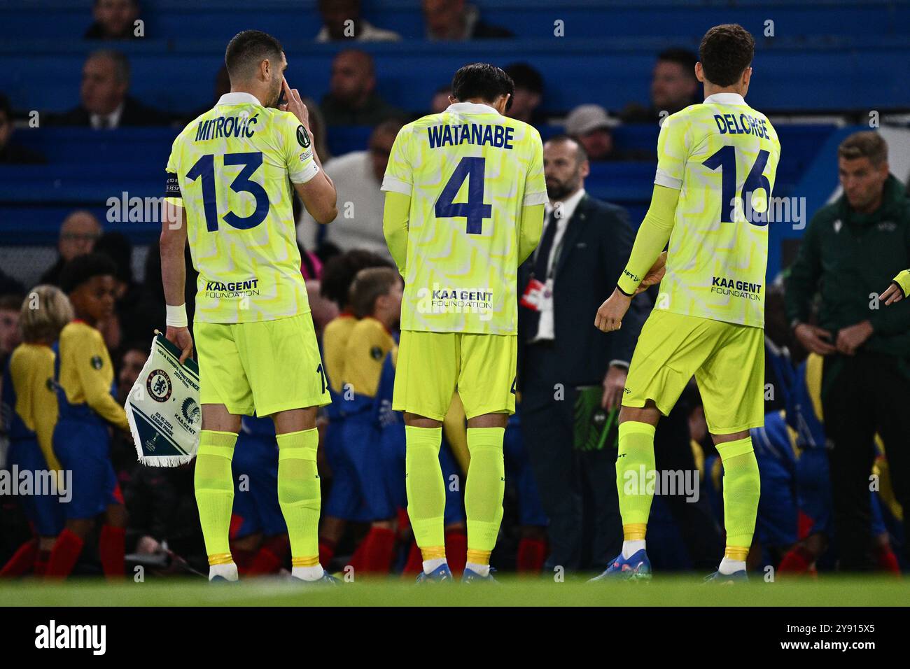 LONDON, ENGLAND - OCTOBER 3: Stefan Mitrovic, Tsuyoshi Watanabe ...