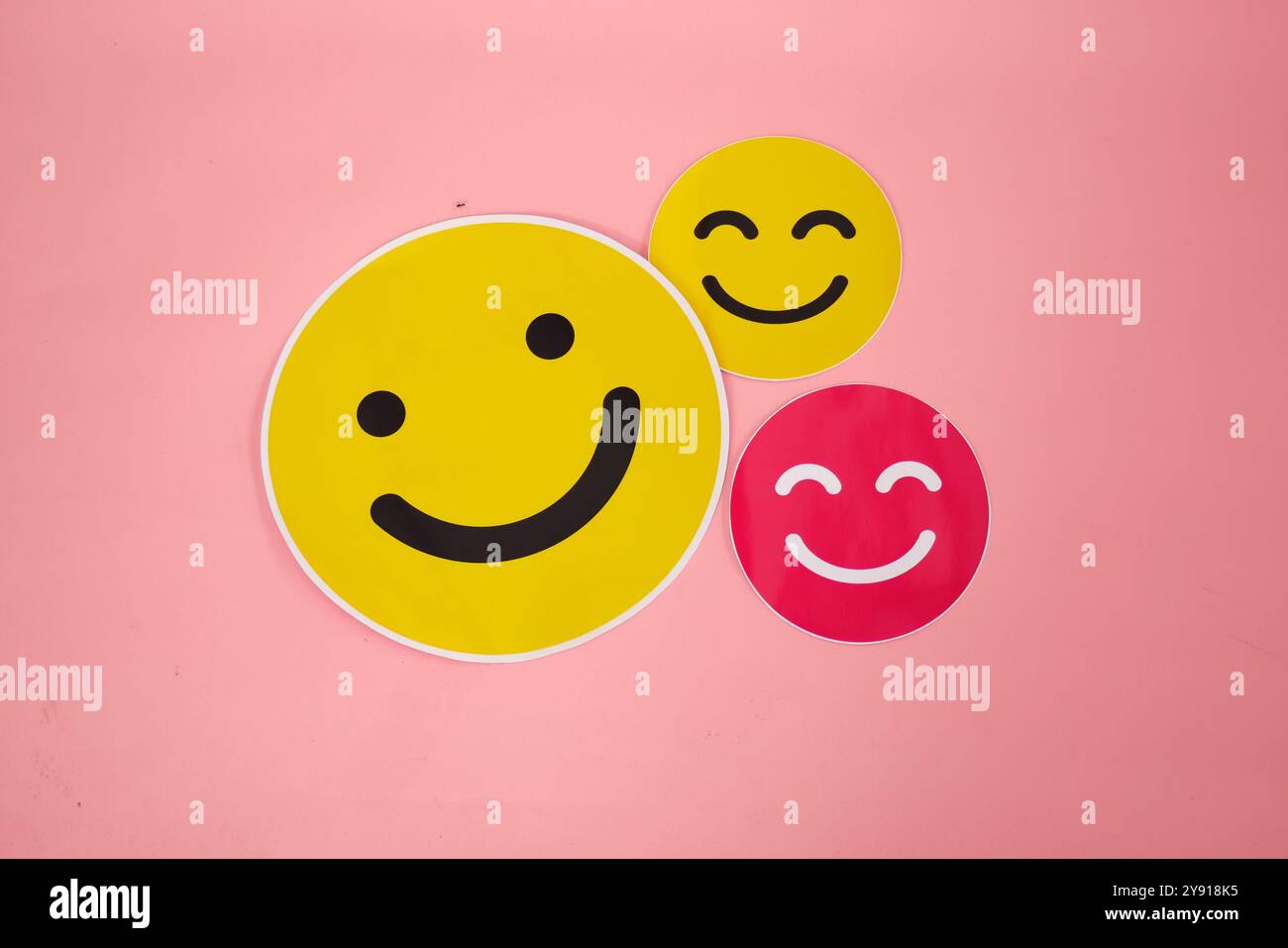 Cute smile emoji sticker hi-res stock photography and images - Alamy