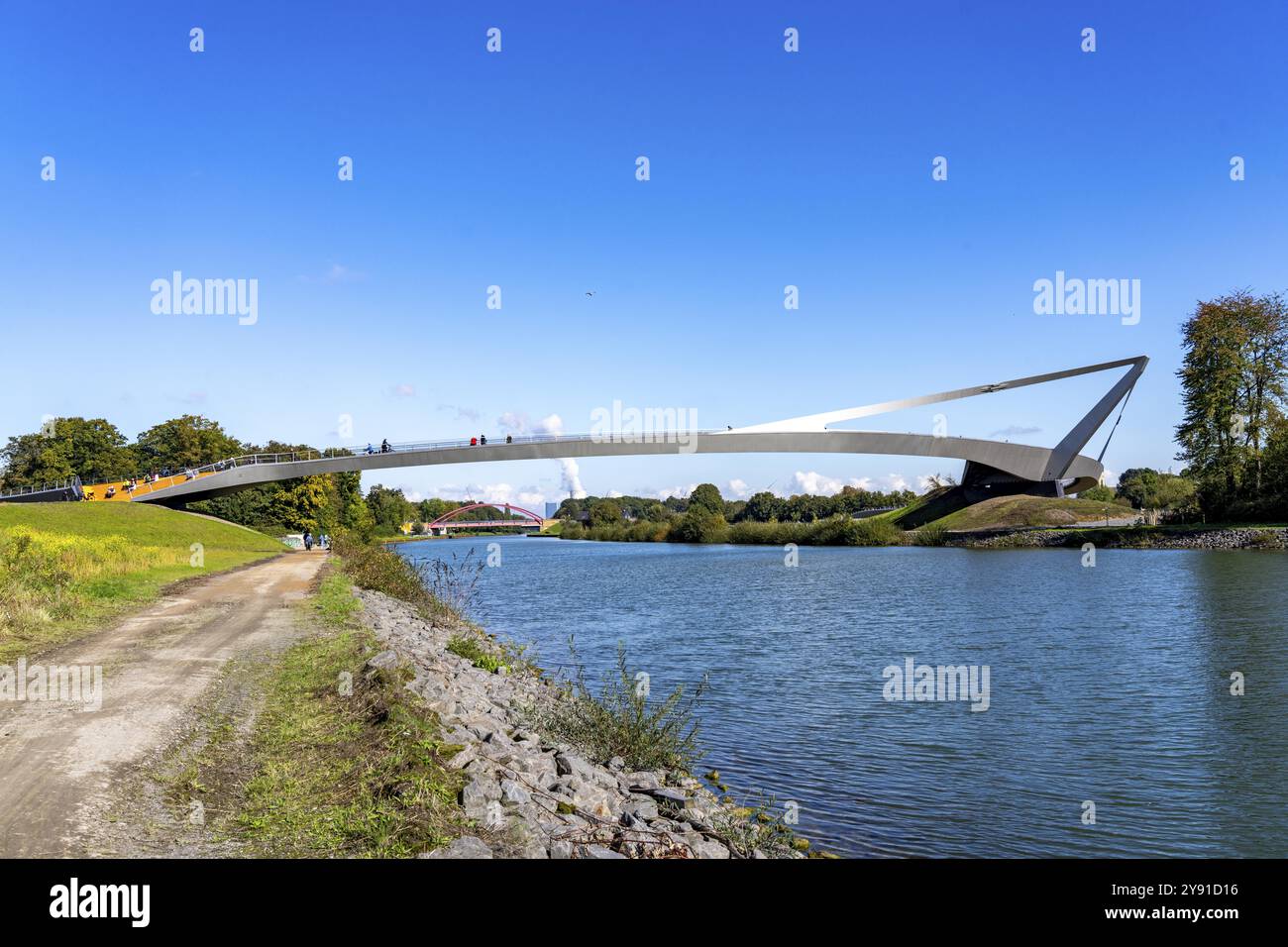 New bridge over the Rhine-Herne Canal and the Emscher, leap over the ...