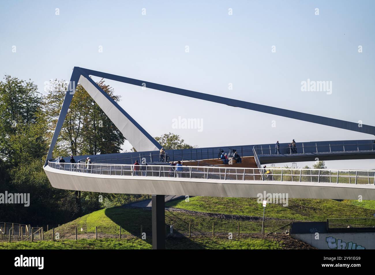 New bridge over the Rhine-Herne Canal and the Emscher, leap over the ...