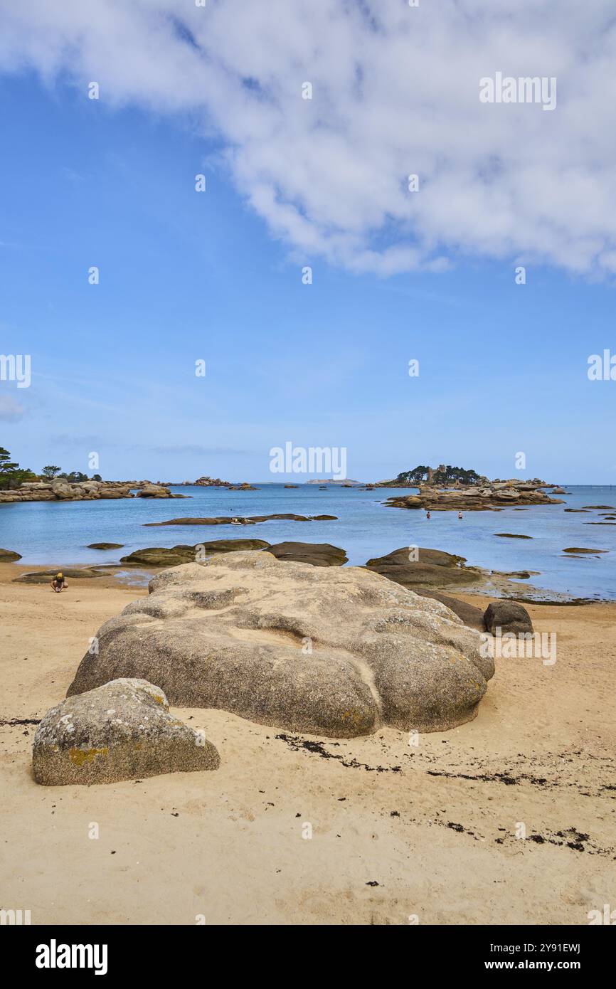 Plage de Tourony, Tournoy beach, Cote de Granit Rose, Brittany, France ...