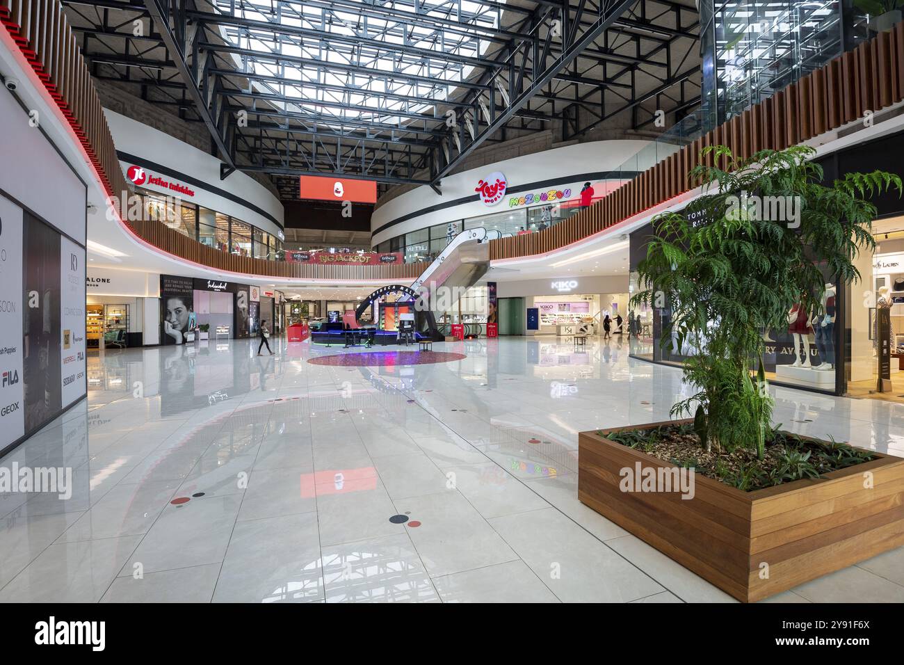 Tribeca Mall, shopping centre, huge, gigantic, modern, Indian Ocean ...