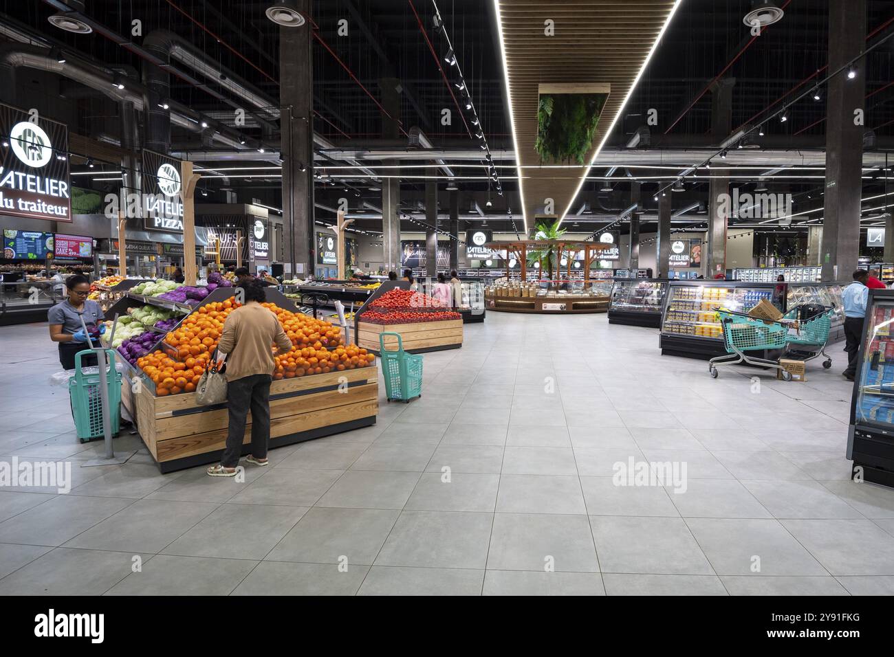 Winners Supermarket, Tribeca Mall, shopping centre, huge, gigantic ...
