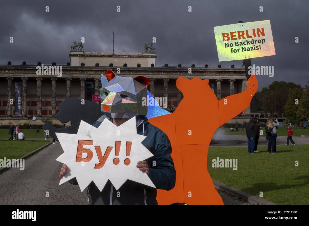 Germany, Berlin, 03.10.2024, BERLIN - No Backdrop for Nazi / Keine ...