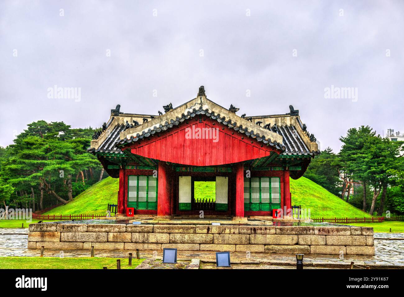 Jeongneung, Tomb of King Jungjong in Seoul, UNESCO world heritage in ...