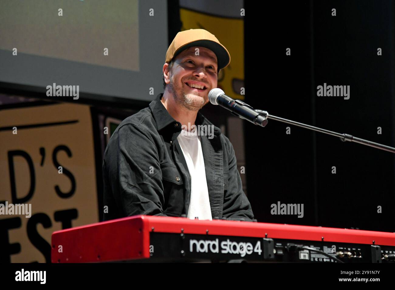 Gavin DeGraw visits the Empire State Building to celebrate the 20th ...