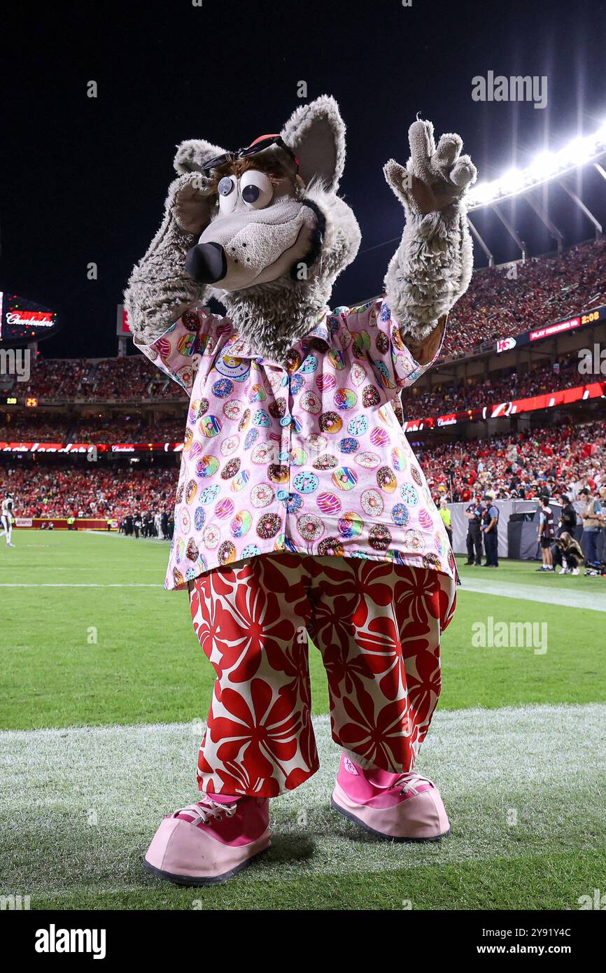 Kansas City, MO, USA. 7th Oct, 2024. Kansas City Chiefs Mascot KC Wolf ...