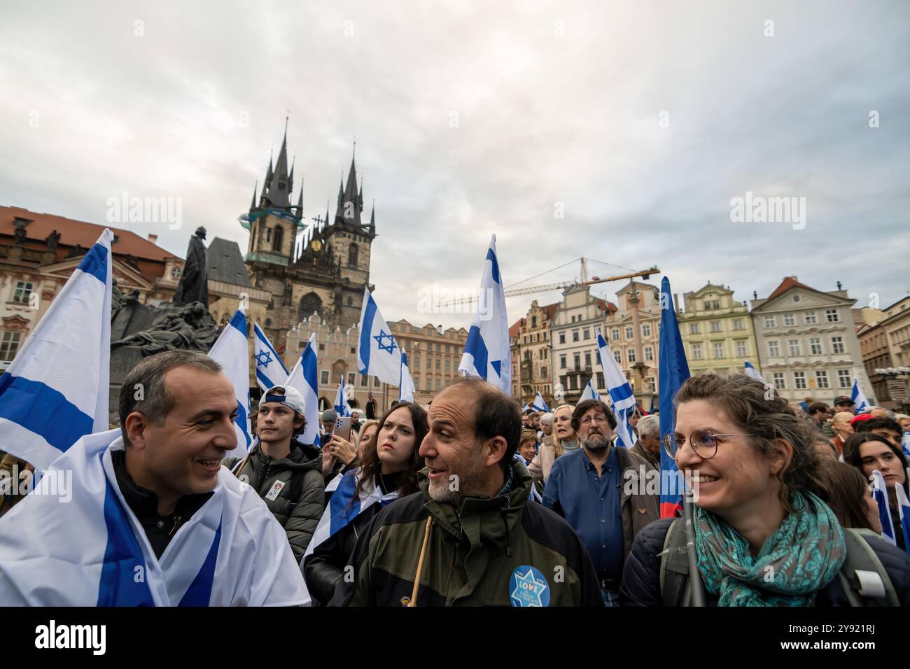 Prague, Czech Republic. 07th Oct, 2024. People gather at the Old Town ...