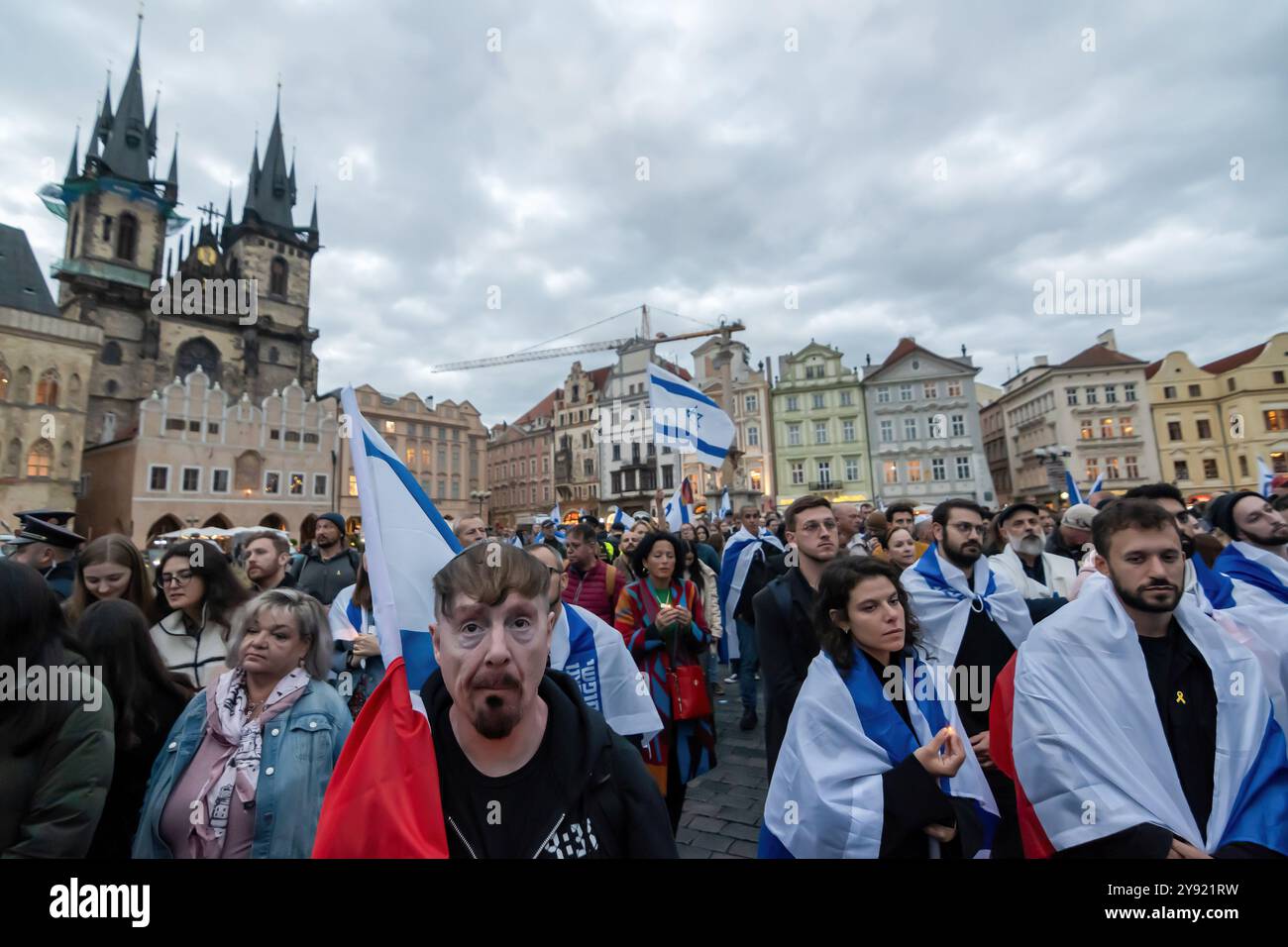 Prague, Czech Republic. 07th Oct, 2024. People gather at the Old Town ...