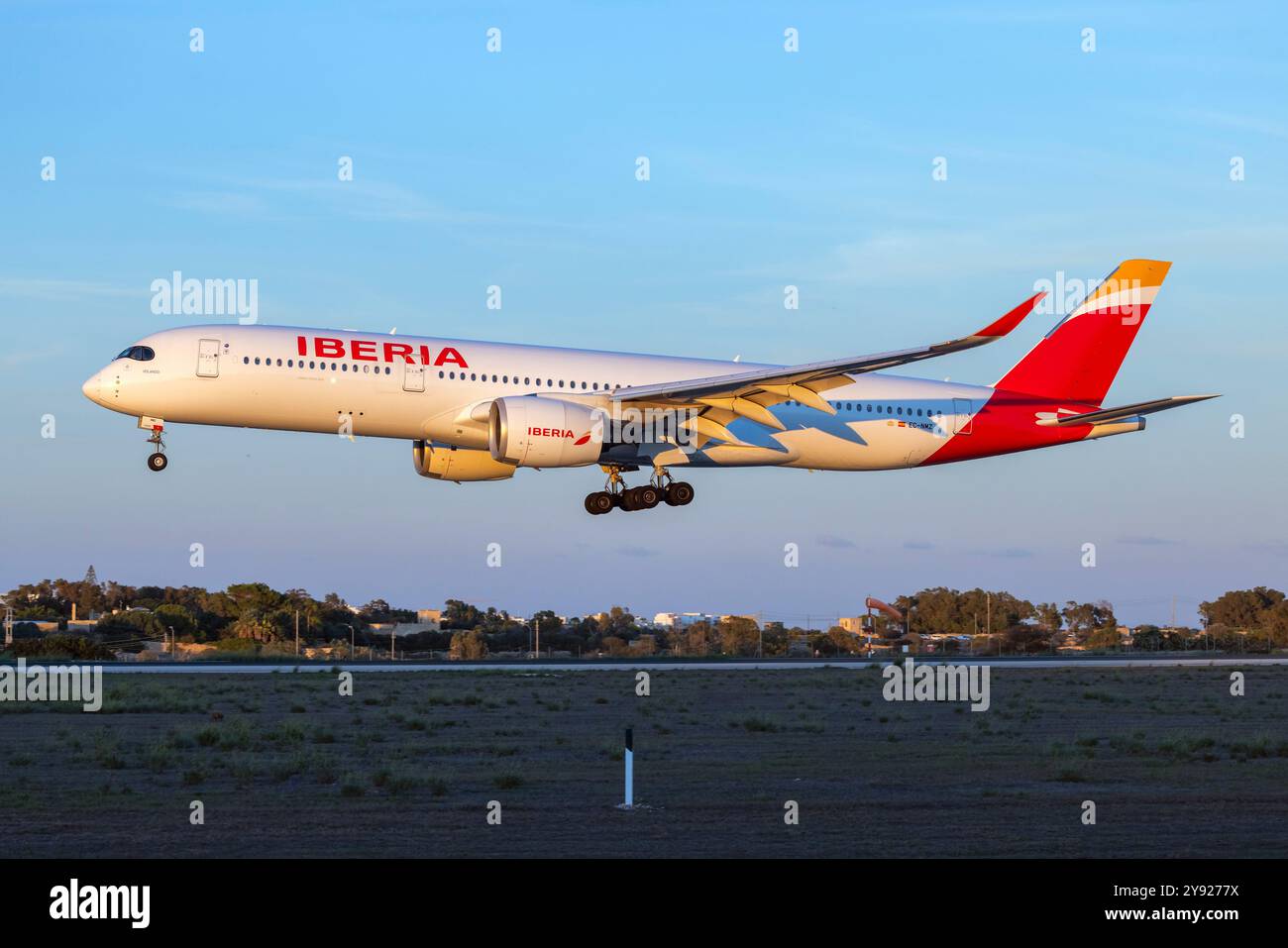 Iberia Airbus A350-941 (REG: EC-NMZ) arriving just before sunset for ...