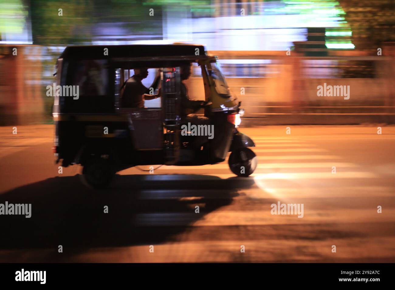 Indian street at night hi-res stock photography and images - Alamy
