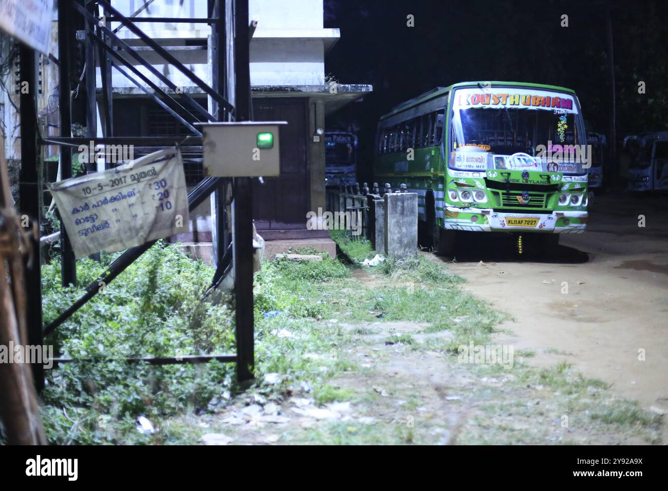 Old indian bus hi-res stock photography and images - Alamy