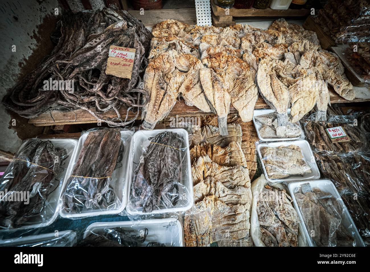 Food packed in containers hi-res stock photography and images - Alamy