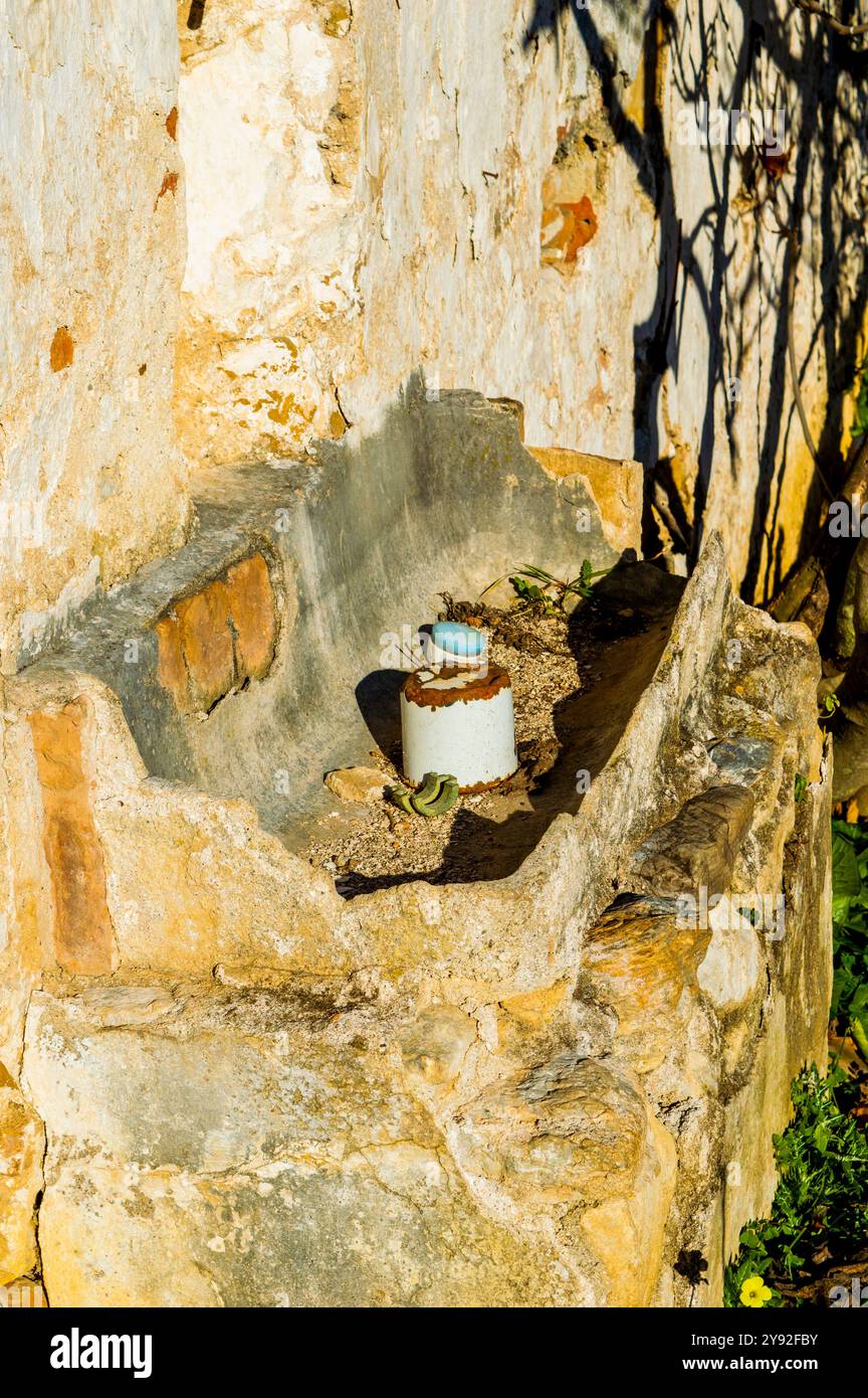 old concrete sink abandoned and destroyed by time Stock Photo - Alamy