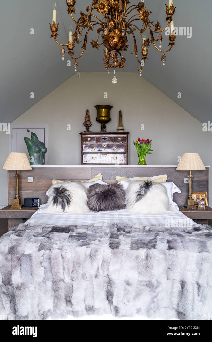 Headboard partition hi-res stock photography and images - Alamy