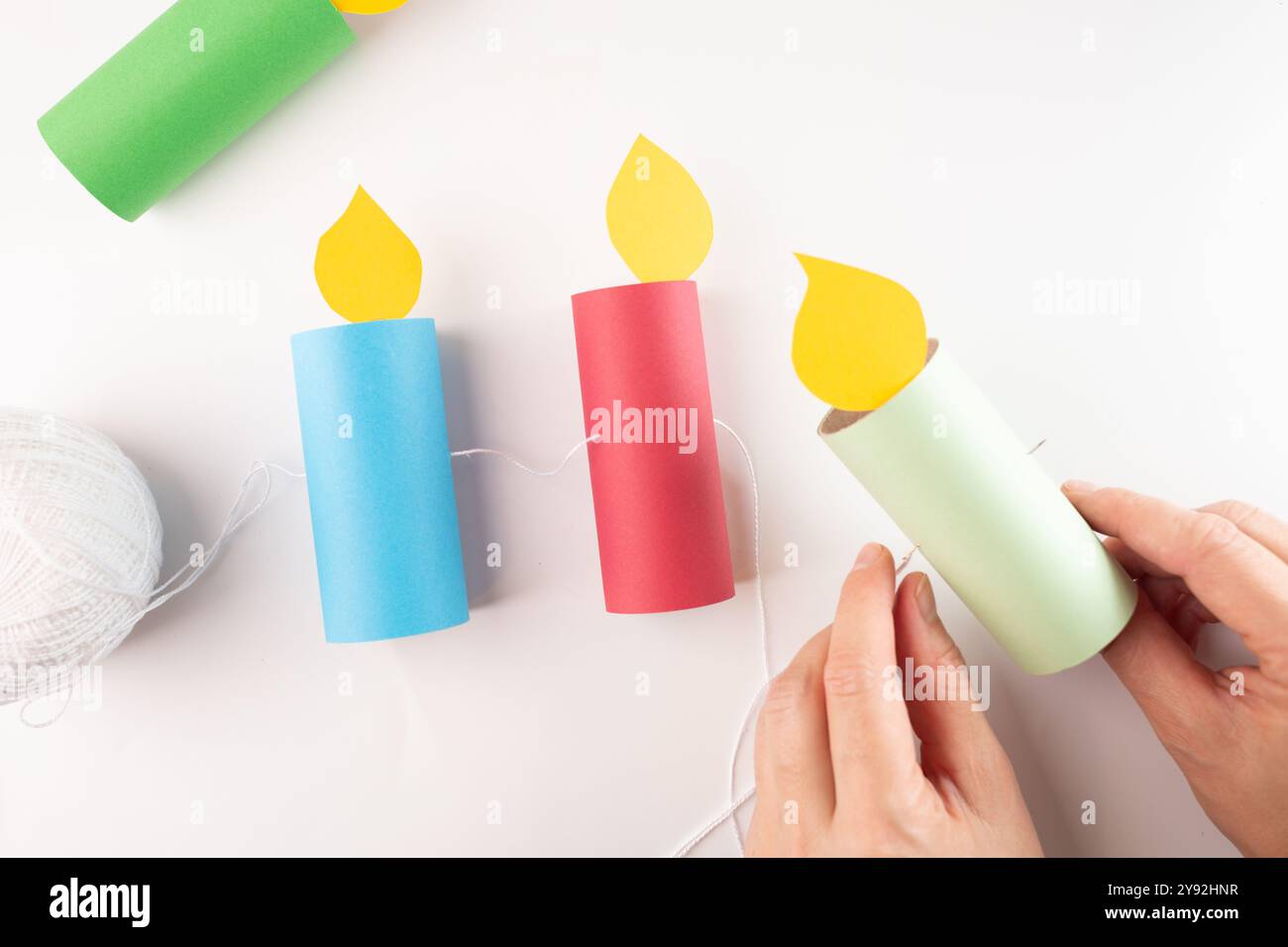 Craft tutorial hi-res stock photography and images - Alamy