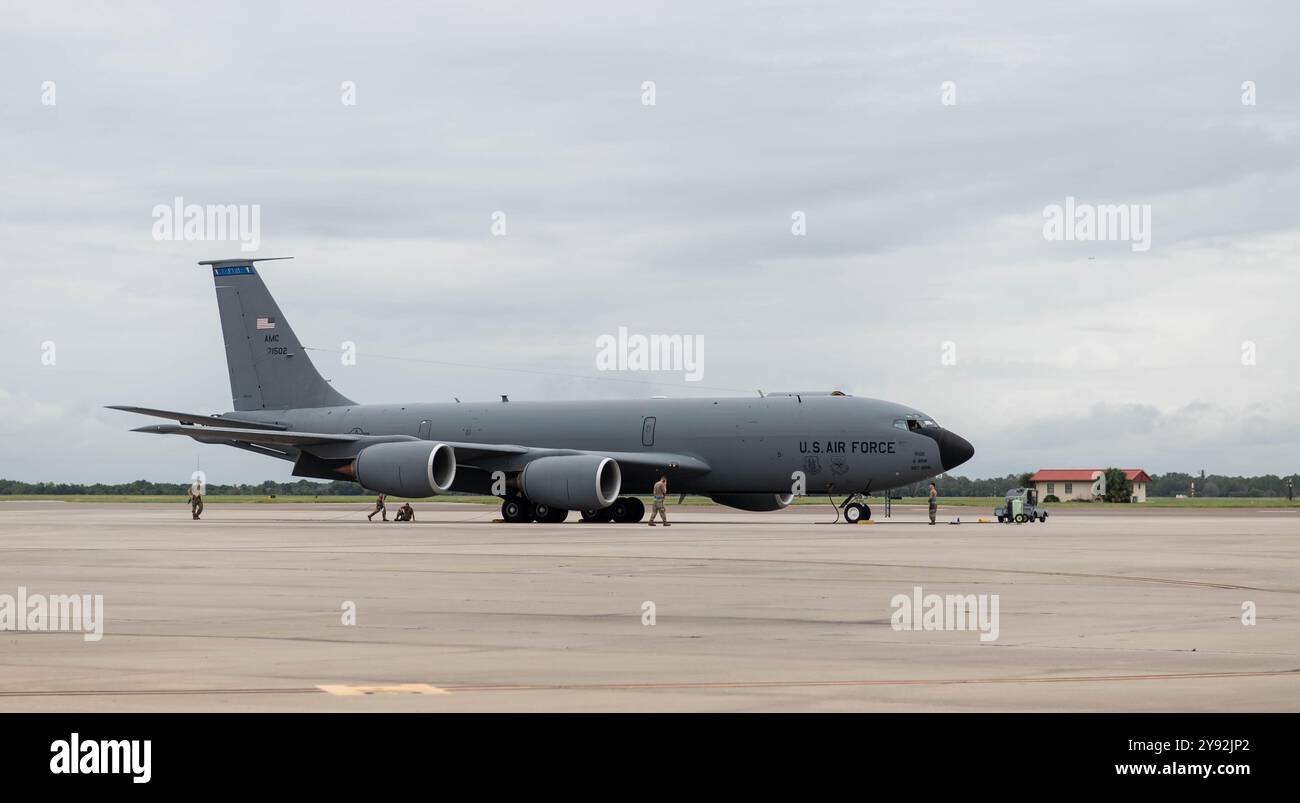 Airmen assigned to the 6th Air Refueling Wing and the 927th ARW ...