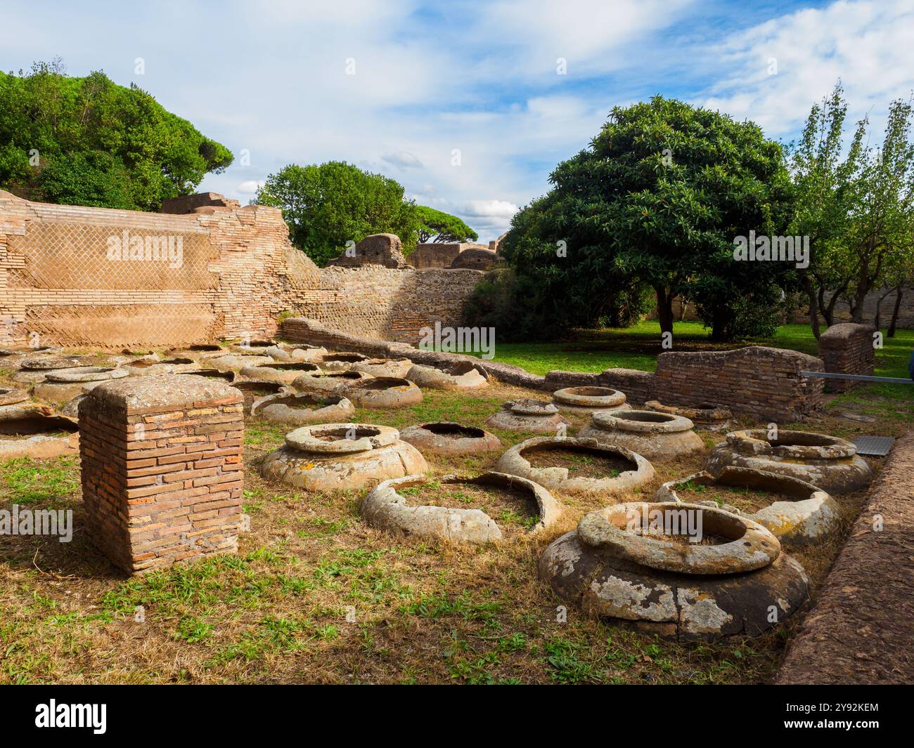 Caseggiato dei doli (House of the Dolia) (117- 138 AD) - Storage area ...