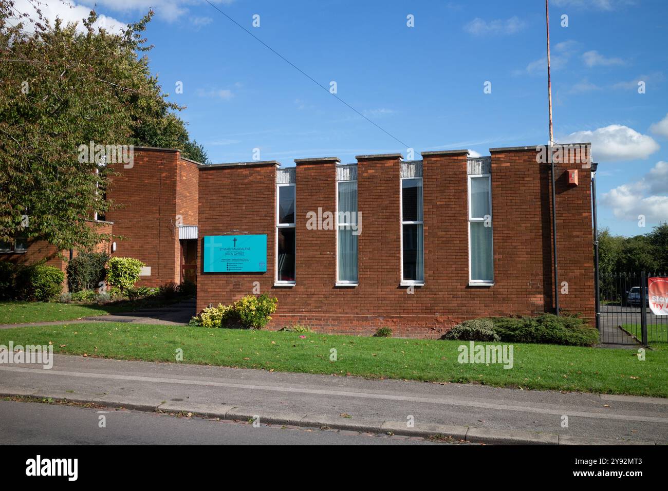 St. Mary Magdalene with the Church of the Risen Christ, Wyken, Coventry ...