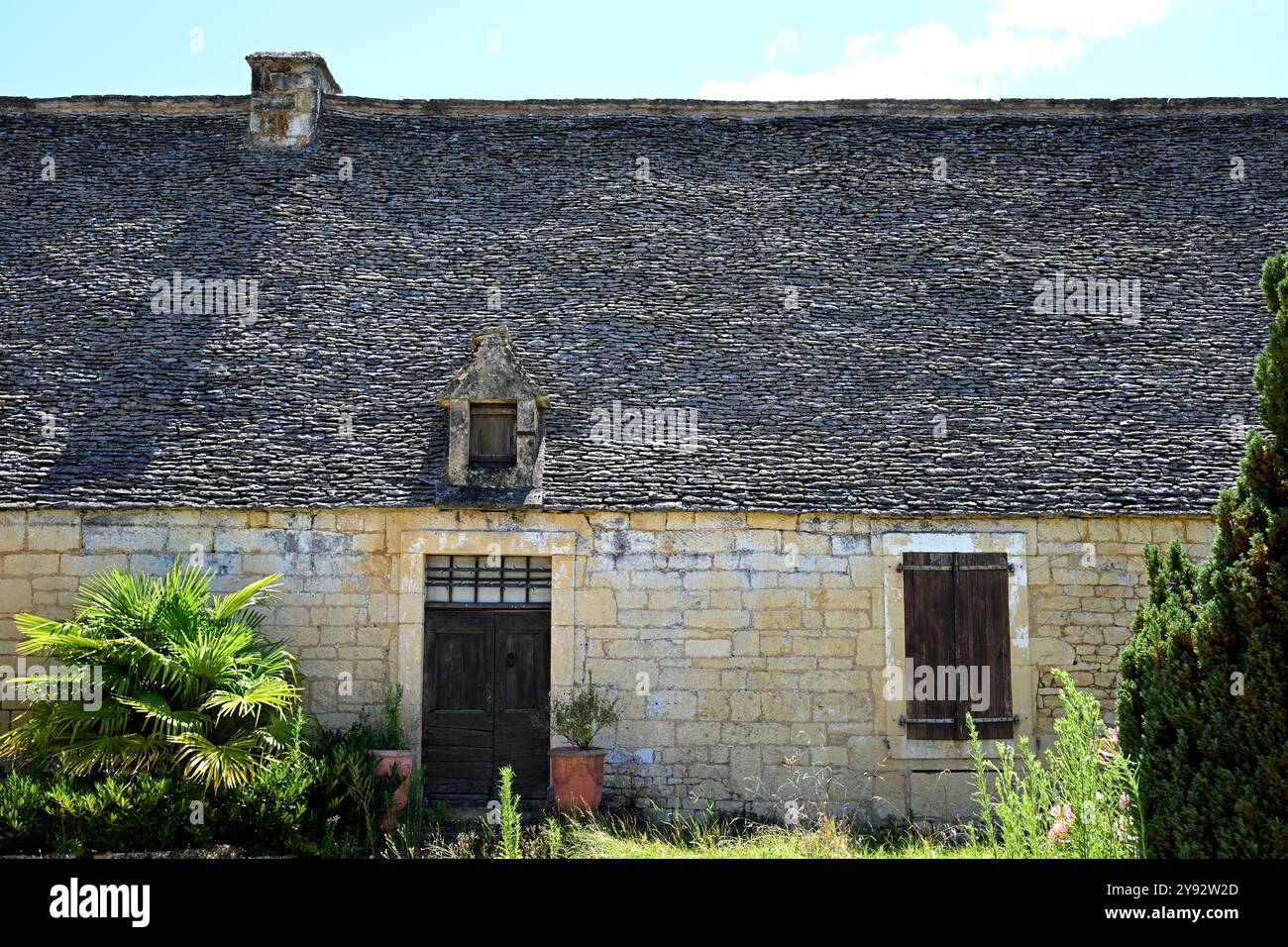 Traditional architecture perigord hi-res stock photography and images ...