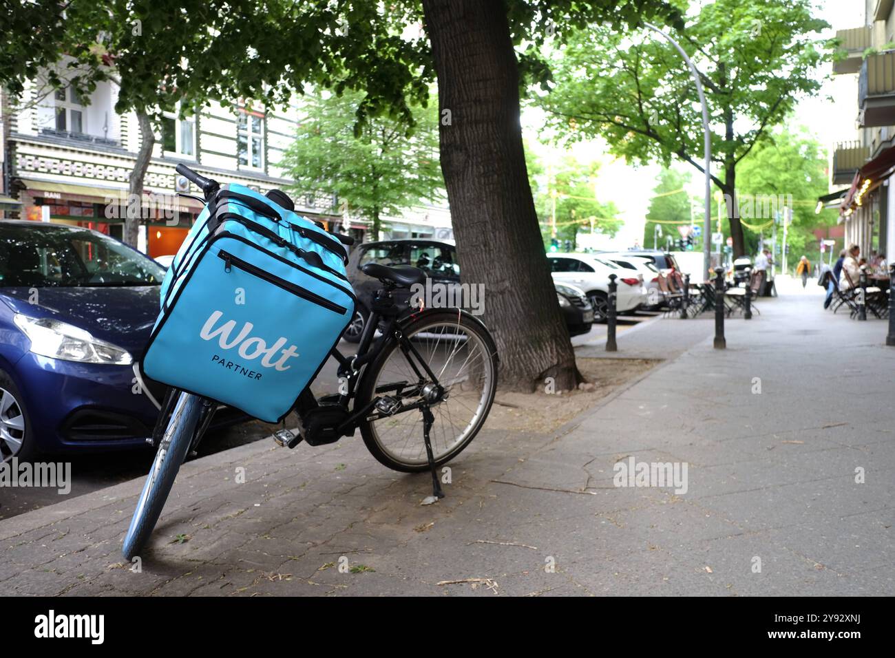 Berlin. 01 OKT 2024. Wolt-Lieferfahrrad in Schöneberg. BERLIN. Schöneberg. *** Berlin 01 OCT ...
